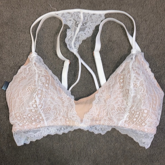 Intimates & Sleepwear | Nwt Tell Tale Lacy Bra | Poshmark